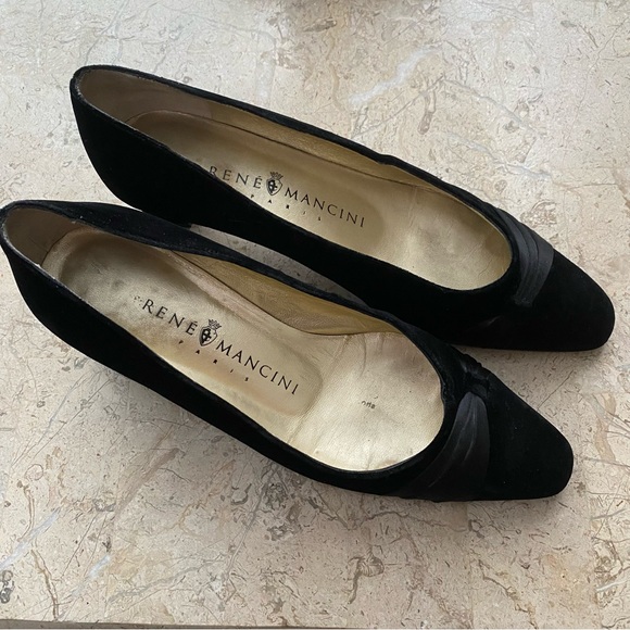 Rene Mancini | Shoes | Black Velvet Slip On Elegant Pump Rene Mancini ...